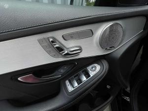Melns Mercedes-Benz GLC 300 2021 Viļņa, ar dzinēja tilpumu 1.95 L un nobraukumu 156 tūkst. km par 35900 €, foto 23 vietnē AUTOMOTO.COM.LV