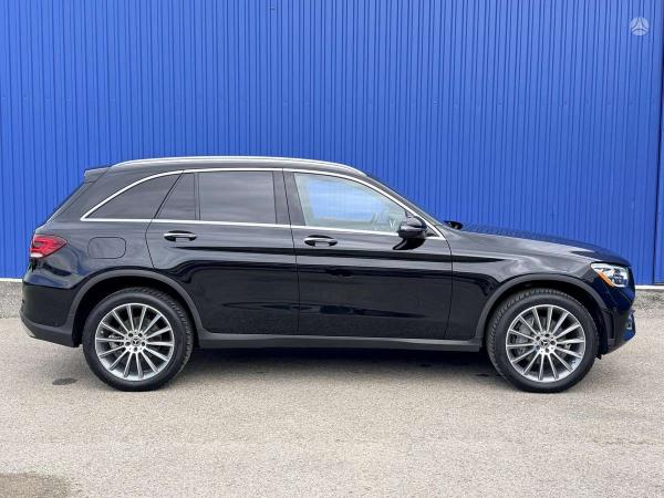 Melns Mercedes-Benz GLC 300 2021 Kauņa, ar dzinēja tilpumu 1.99 L un nobraukumu 58 tūkst. km par 32500 €, foto 5 vietnē AUTOMOTO.COM.LV