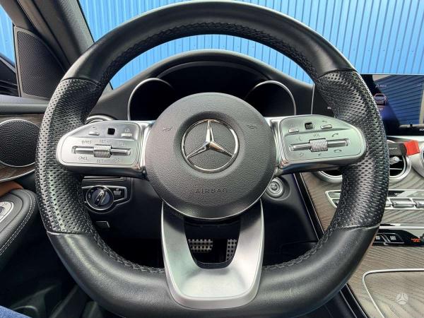 Melns Mercedes-Benz GLC 300 2021 Kauņa, ar dzinēja tilpumu 1.99 L un nobraukumu 58 tūkst. km par 32500 €, foto 9 vietnē AUTOMOTO.COM.LV