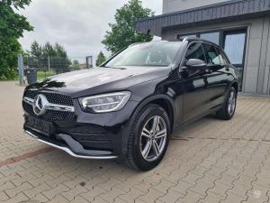 Melns Mercedes-Benz GLC 300 2021 Šauļi, ar dzinēja tilpumu 1.99 L un nobraukumu 80 tūkst. km par 35990 €, foto 3 vietnē AUTOMOTO.COM.LV