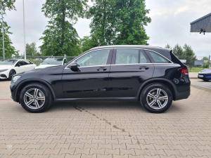 Melns Mercedes-Benz GLC 300 2021 Šauļi, ar dzinēja tilpumu 1.99 L un nobraukumu 80 tūkst. km par 35990 €, foto 5 vietnē AUTOMOTO.COM.LV