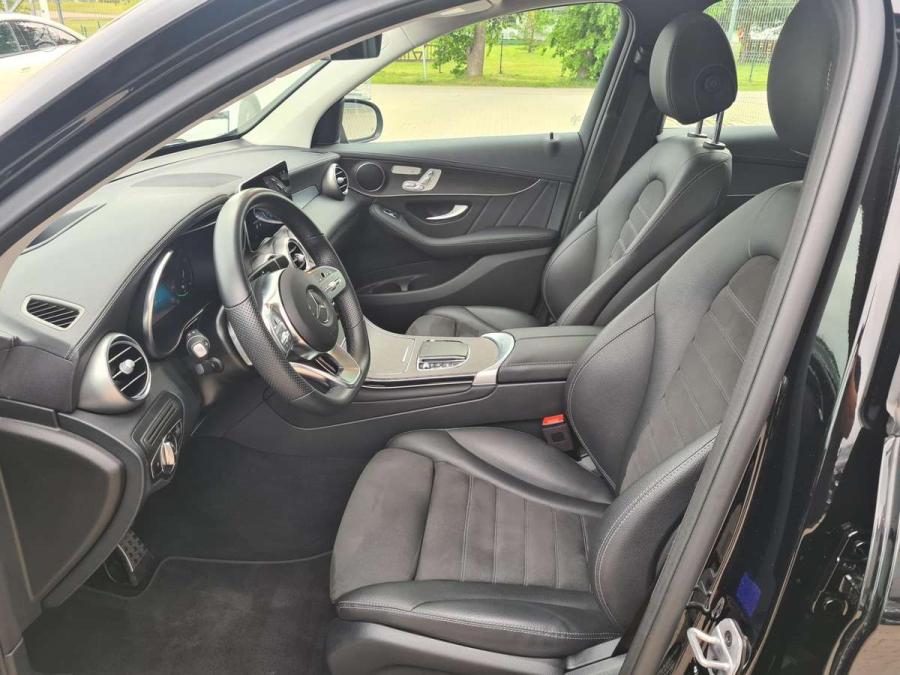 Melns Mercedes-Benz GLC 300 2021 Šauļi, ar dzinēja tilpumu 1.99 L un nobraukumu 80 tūkst. km par 35990 €, foto 13 vietnē AUTOMOTO.COM.LV