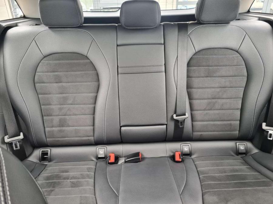 Melns Mercedes-Benz GLC 300 2021 Šauļi, ar dzinēja tilpumu 1.99 L un nobraukumu 80 tūkst. km par 35990 €, foto 19 vietnē AUTOMOTO.COM.LV