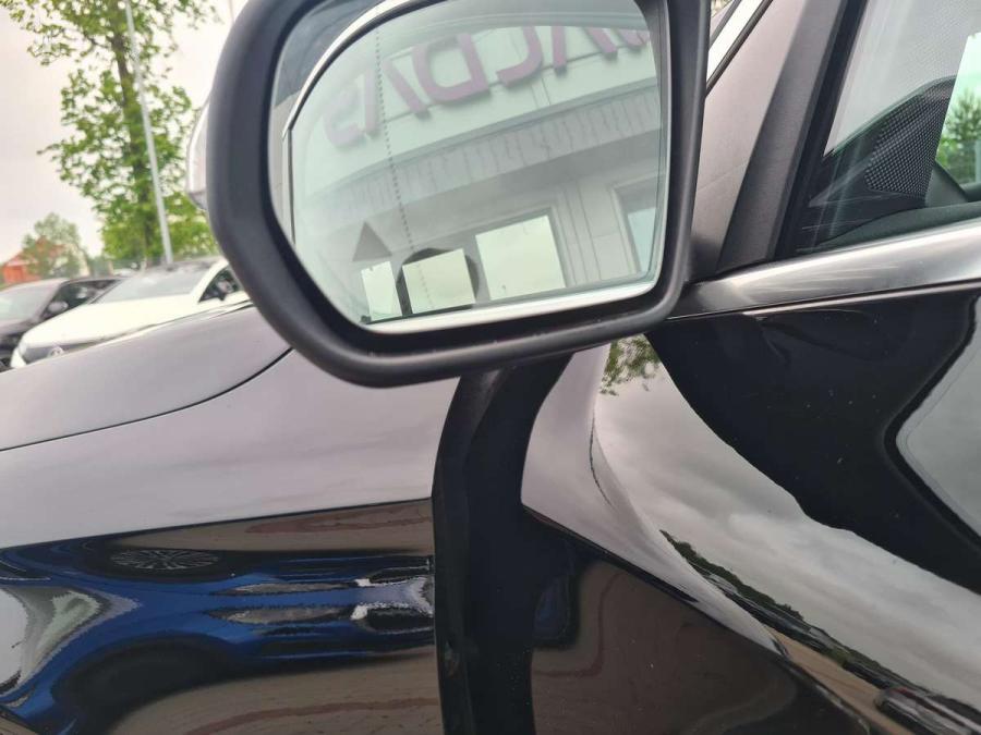 Melns Mercedes-Benz GLC 300 2021 Šauļi, ar dzinēja tilpumu 1.99 L un nobraukumu 80 tūkst. km par 35990 €, foto 23 vietnē AUTOMOTO.COM.LV