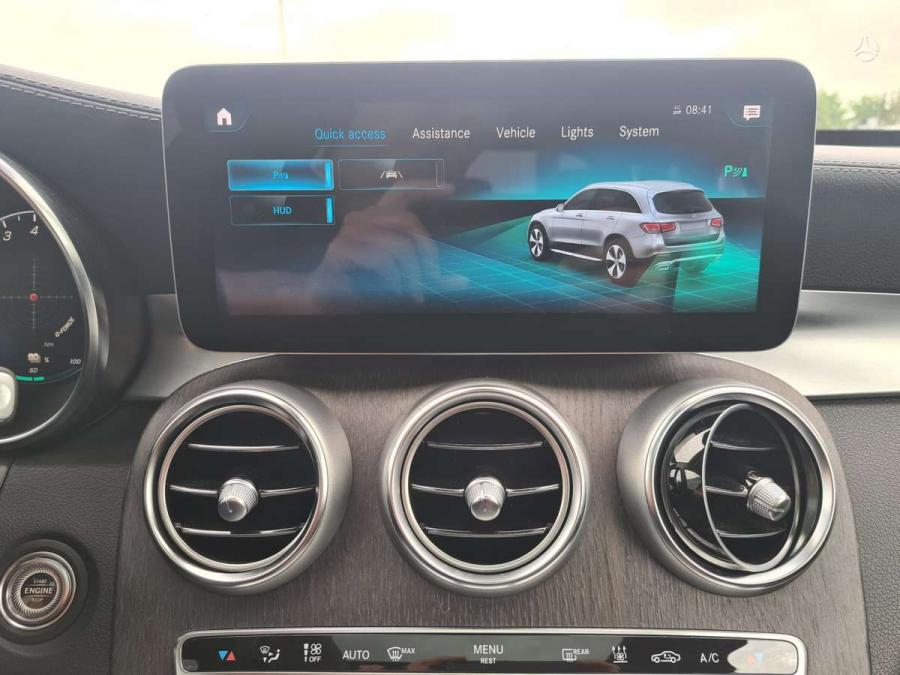 Melns Mercedes-Benz GLC 300 2021 Šauļi, ar dzinēja tilpumu 1.99 L un nobraukumu 80 tūkst. km par 35990 €, foto 30 vietnē AUTOMOTO.COM.LV