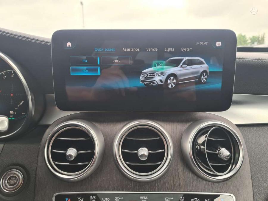 Melns Mercedes-Benz GLC 300 2021 Šauļi, ar dzinēja tilpumu 1.99 L un nobraukumu 80 tūkst. km par 35990 €, foto 31 vietnē AUTOMOTO.COM.LV