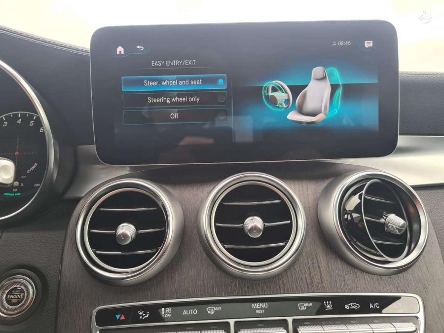 Melns Mercedes-Benz GLC 300 2021 Šauļi, ar dzinēja tilpumu 1.99 L un nobraukumu 80 tūkst. km par 35990 €, foto 34 vietnē AUTOMOTO.COM.LV