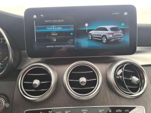 Melns Mercedes-Benz GLC 300 2021 Šauļi, ar dzinēja tilpumu 1.99 L un nobraukumu 80 tūkst. km par 35990 €, foto 35 vietnē AUTOMOTO.COM.LV
