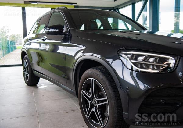 Melns Mercedes-Benz GLC 300 2021 Cēsis, ar dzinēja tilpumu 2.00 L un nobraukumu 93 tūkst. km par 32900 €, foto 8 vietnē AUTOMOTO.COM.LV