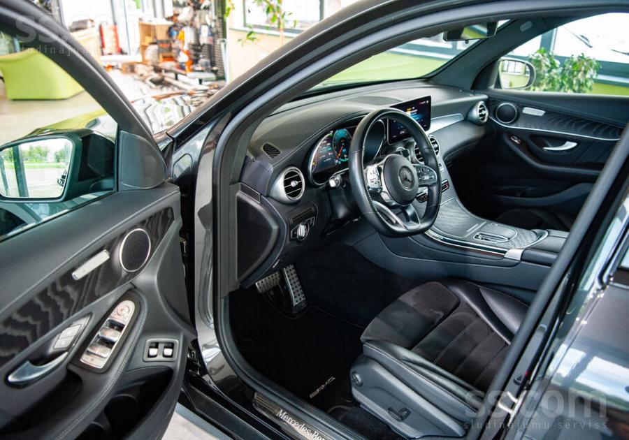 Black Mercedes-Benz GLC 300 2021 in Cesis, with an engine capacity of 2.00 L and mileage of 93 thousand km for 32900 €, photo 14 on AUTOMOTO.COM.LV