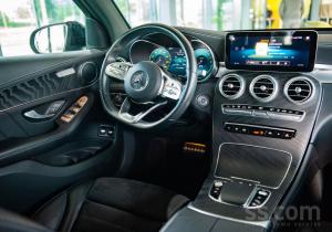 Black Mercedes-Benz GLC 300 2021 in Cesis, with an engine capacity of 2.00 L and mileage of 93 thousand km for 32900 €, photo 23 on AUTOMOTO.COM.LV