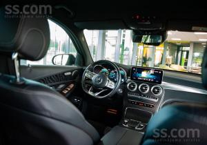 Black Mercedes-Benz GLC 300 2021 in Cesis, with an engine capacity of 2.00 L and mileage of 93 thousand km for 32900 €, photo 24 on AUTOMOTO.COM.LV