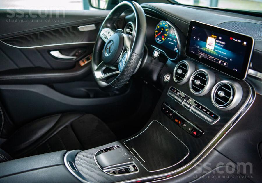 Black Mercedes-Benz GLC 300 2021 in Cesis, with an engine capacity of 2.00 L and mileage of 93 thousand km for 32900 €, photo 25 on AUTOMOTO.COM.LV