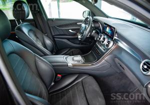 Black Mercedes-Benz GLC 300 2021 in Cesis, with an engine capacity of 2.00 L and mileage of 93 thousand km for 32900 €, photo 27 on AUTOMOTO.COM.LV