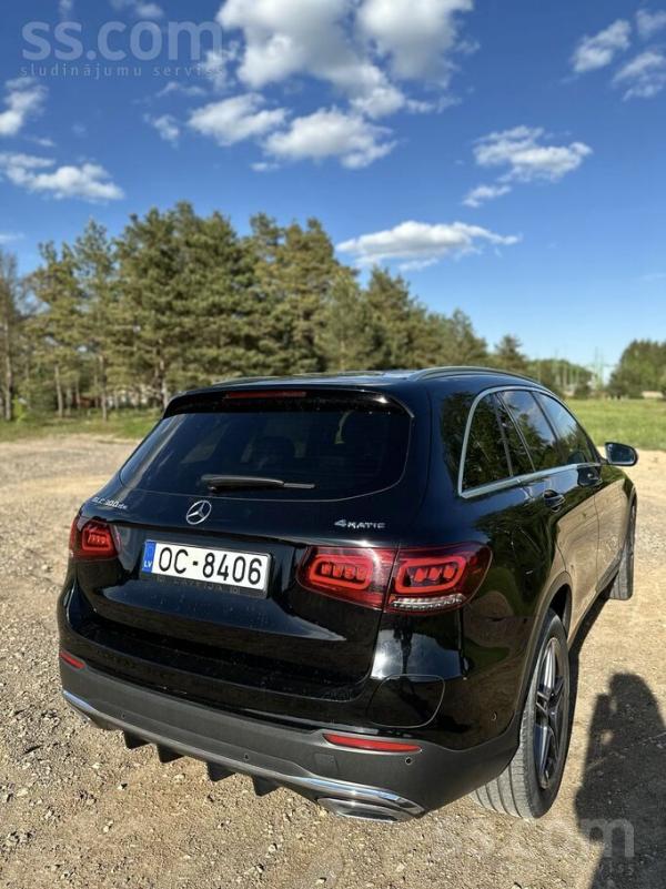 Melns Mercedes-Benz GLC 300 2022 Jēkabpils, ar dzinēja tilpumu 2.00 L un nobraukumu 200 tūkst. km par 33500 €, foto 7 vietnē AUTOMOTO.COM.LV