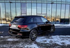 Melns Mercedes-Benz GLC 300 2022 Šauļi, ar dzinēja tilpumu 1.95 L un nobraukumu 63 tūkst. km par 39500 €, foto 3 vietnē AUTOMOTO.COM.LV