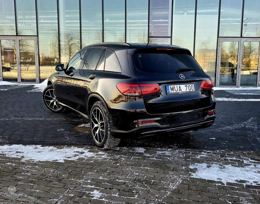 Melns Mercedes-Benz GLC 300 2022 Šauļi, ar dzinēja tilpumu 1.95 L un nobraukumu 63 tūkst. km par 39500 €, foto 5 vietnē AUTOMOTO.COM.LV
