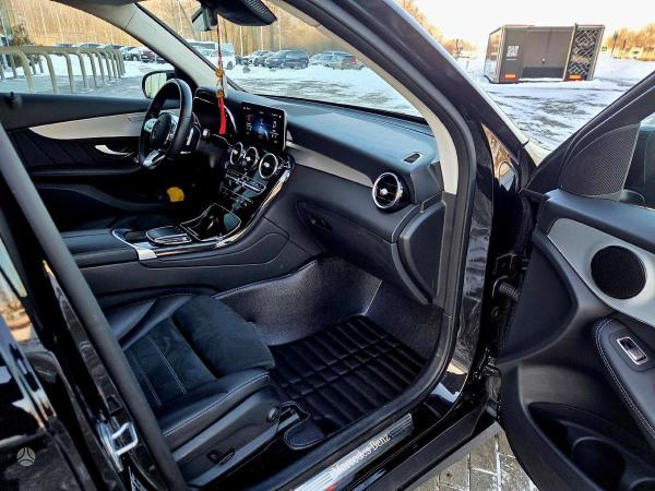 Melns Mercedes-Benz GLC 300 2022 Šauļi, ar dzinēja tilpumu 1.95 L un nobraukumu 63 tūkst. km par 39500 €, foto 9 vietnē AUTOMOTO.COM.LV