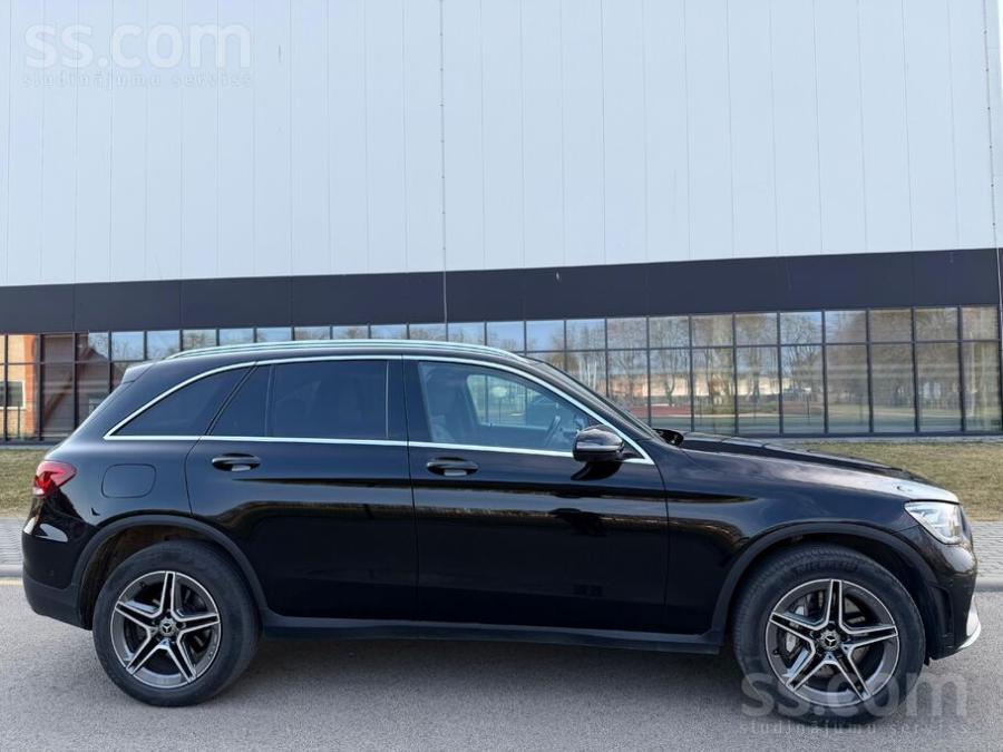 Черный Мерседес GLC 300 2022 в Екабпилс, объемом двигателя 2.00 л и пробегом 210 тыс. км за 28000 €, фото 6 на AUTOMOTO.COM.LV