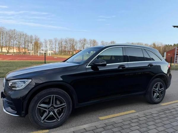 Black Mercedes-Benz GLC 300 2022 in Jekabpils, with an engine capacity of 2.00 L and mileage of 210 thousand km for 28000 €, photo 5 on AUTOMOTO.COM.LV