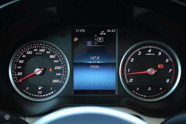 Black Mercedes-Benz GLC 300 2022 in Vilnius, with an engine capacity of 1.99 L and mileage of 71 thousand km for 30000 €, photo 8 on AUTOMOTO.COM.LV