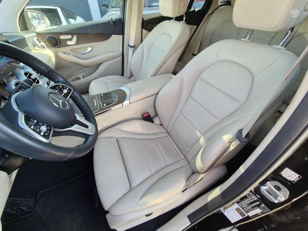 Black Mercedes-Benz GLC 300 2022 in Vilnius, with an engine capacity of 1.99 L and mileage of 71 thousand km for 30000 €, photo 9 on AUTOMOTO.COM.LV