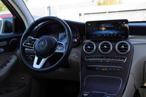 Melns Mercedes-Benz GLC 300 2022 Viļņa, ar dzinēja tilpumu 1.99 L un nobraukumu 71 tūkst. km par 30000 €, foto 15 vietnē AUTOMOTO.COM.LV