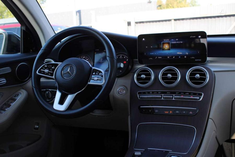 Melns Mercedes-Benz GLC 300 2022 Viļņa, ar dzinēja tilpumu 1.99 L un nobraukumu 71 tūkst. km par 30000 €, foto 15 vietnē AUTOMOTO.COM.LV
