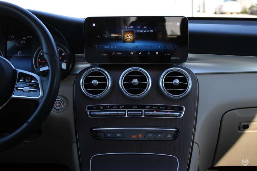 Melns Mercedes-Benz GLC 300 2022 Viļņa, ar dzinēja tilpumu 1.99 L un nobraukumu 71 tūkst. km par 30000 €, foto 18 vietnē AUTOMOTO.COM.LV