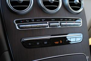 Melns Mercedes-Benz GLC 300 2022 Viļņa, ar dzinēja tilpumu 1.99 L un nobraukumu 71 tūkst. km par 30000 €, foto 23 vietnē AUTOMOTO.COM.LV