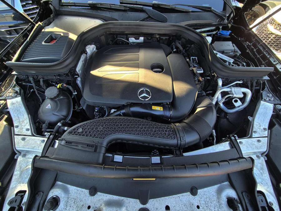 Melns Mercedes-Benz GLC 300 2022 Viļņa, ar dzinēja tilpumu 1.99 L un nobraukumu 71 tūkst. km par 30000 €, foto 30 vietnē AUTOMOTO.COM.LV
