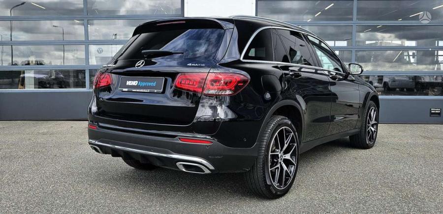 Melns Mercedes-Benz GLC 300 2022 Klaipėda, ar dzinēja tilpumu 1.95 L un nobraukumu 159 tūkst. km par 33900 €, foto 13 vietnē AUTOMOTO.COM.LV