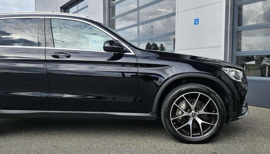 Melns Mercedes-Benz GLC 300 2022 Klaipėda, ar dzinēja tilpumu 1.95 L un nobraukumu 159 tūkst. km par 33900 €, foto 15 vietnē AUTOMOTO.COM.LV