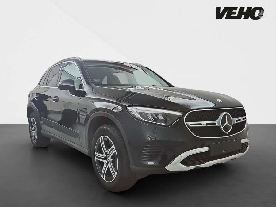 Melns Mercedes-Benz GLC 300 2023 Klaipėda, ar dzinēja tilpumu 2.00 L un nobraukumu 58 tūkst. km par 51500 €, foto 3 vietnē AUTOMOTO.COM.LV