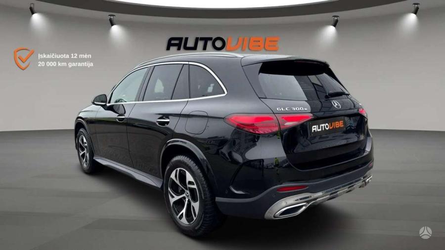 Melns Mercedes-Benz GLC 300 2023 Viļņa, ar dzinēja tilpumu 2.00 L un nobraukumu 157 tūkst. km par 43989 €, foto 7 vietnē AUTOMOTO.COM.LV