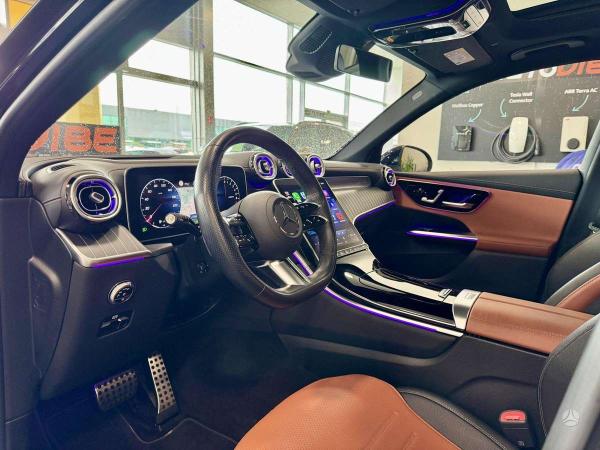 Melns Mercedes-Benz GLC 300 2023 Viļņa, ar dzinēja tilpumu 2.00 L un nobraukumu 157 tūkst. km par 43989 €, foto 7 vietnē AUTOMOTO.COM.LV