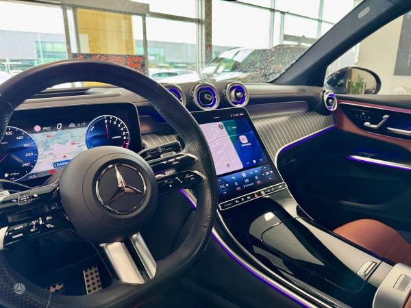 Melns Mercedes-Benz GLC 300 2023 Viļņa, ar dzinēja tilpumu 2.00 L un nobraukumu 157 tūkst. km par 43989 €, foto 9 vietnē AUTOMOTO.COM.LV
