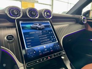 Melns Mercedes-Benz GLC 300 2023 Viļņa, ar dzinēja tilpumu 2.00 L un nobraukumu 157 tūkst. km par 43989 €, foto 14 vietnē AUTOMOTO.COM.LV