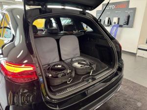 Melns Mercedes-Benz GLC 300 2023 Viļņa, ar dzinēja tilpumu 2.00 L un nobraukumu 157 tūkst. km par 43989 €, foto 36 vietnē AUTOMOTO.COM.LV