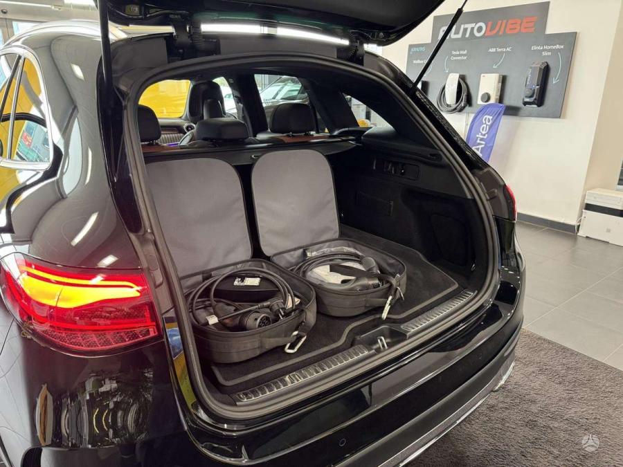 Melns Mercedes-Benz GLC 300 2023 Viļņa, ar dzinēja tilpumu 2.00 L un nobraukumu 157 tūkst. km par 43989 €, foto 36 vietnē AUTOMOTO.COM.LV