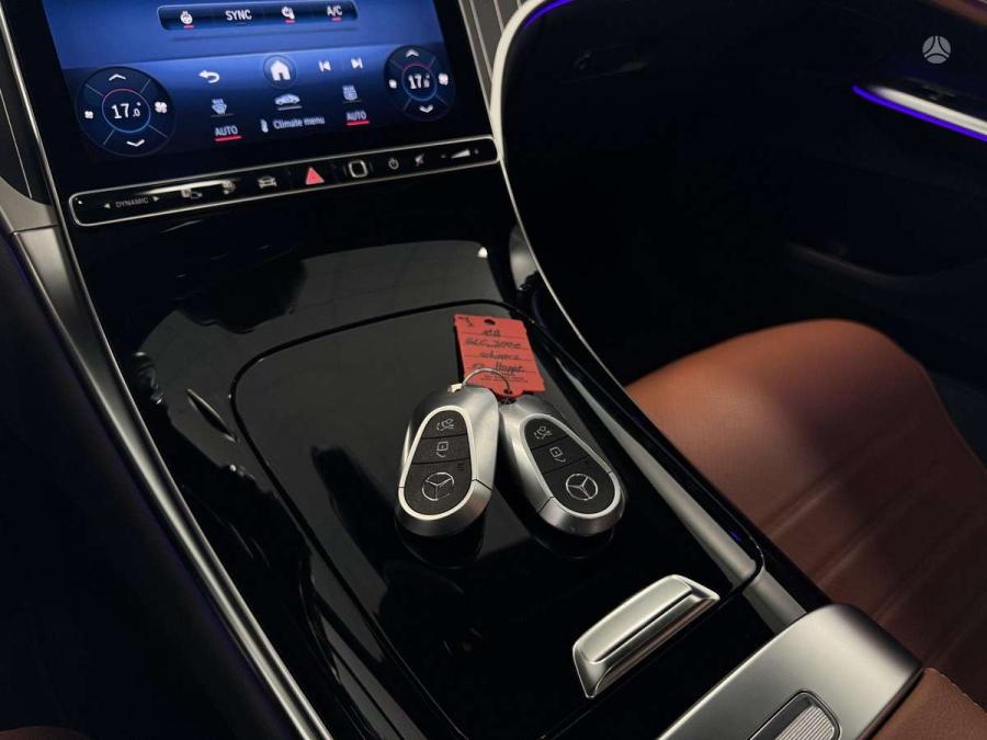 Melns Mercedes-Benz GLC 300 2023 Viļņa, ar dzinēja tilpumu 2.00 L un nobraukumu 157 tūkst. km par 43989 €, foto 41 vietnē AUTOMOTO.COM.LV