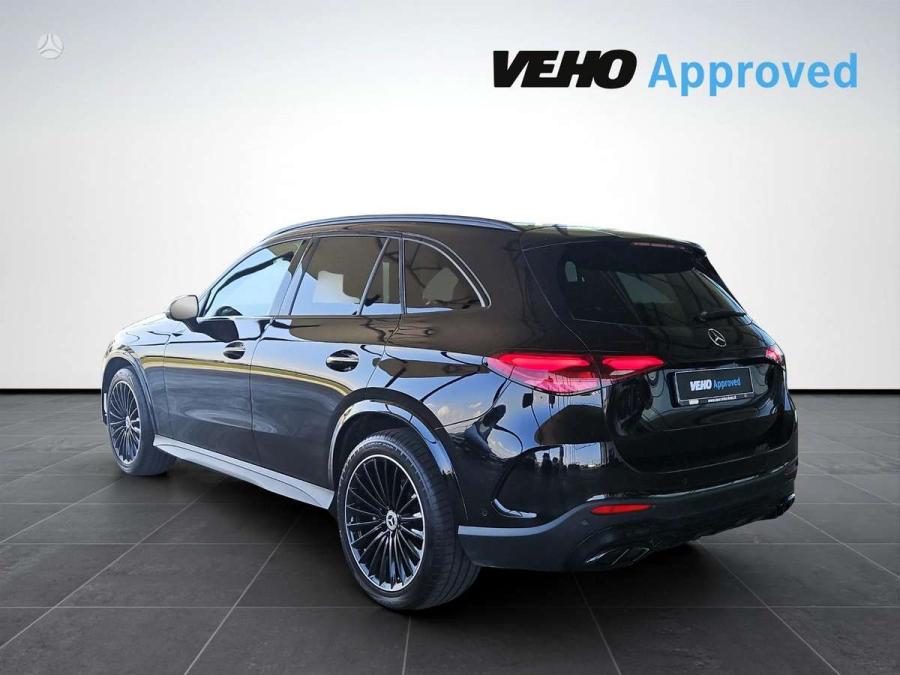 Черный Мерседес GLC 300 2023 в Клайпеда, объемом двигателя 2.00 л и пробегом 172 тыс. км за 42500 €, фото 4 на AUTOMOTO.COM.LV