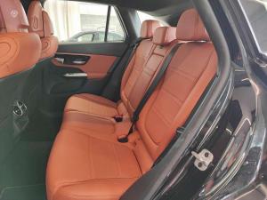 Melns Mercedes-Benz GLC 300 2023 Viļņa, ar dzinēja tilpumu 2.00 L un nobraukumu 110 tūkst. km par 42666 €, foto 10 vietnē AUTOMOTO.COM.LV