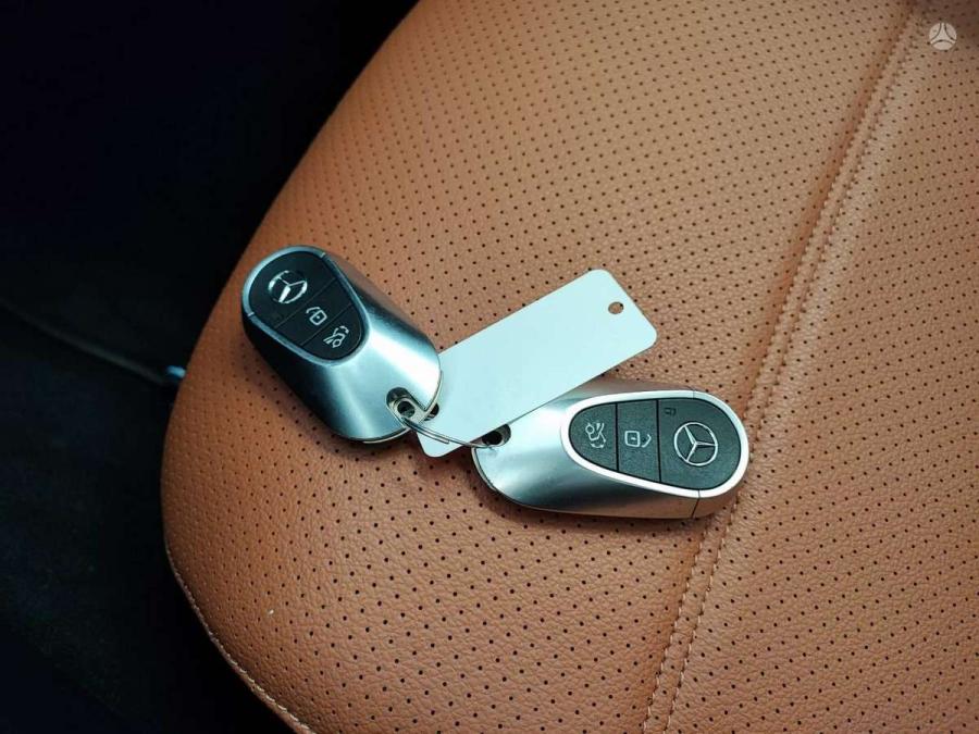 Melns Mercedes-Benz GLC 300 2023 Viļņa, ar dzinēja tilpumu 2.00 L un nobraukumu 110 tūkst. km par 42666 €, foto 25 vietnē AUTOMOTO.COM.LV
