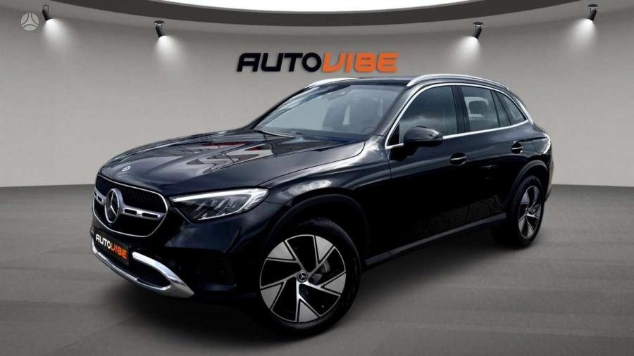 Melns Mercedes-Benz GLC 300 2023 Viļņa, ar dzinēja tilpumu 2.00 L un nobraukumu 110 tūkst. km par 43222 €, foto 1 vietnē AUTOMOTO.COM.LV