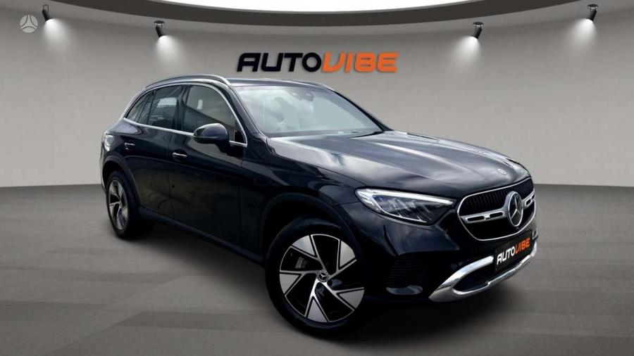 Melns Mercedes-Benz GLC 300 2023 Viļņa, ar dzinēja tilpumu 2.00 L un nobraukumu 110 tūkst. km par 43222 €, foto 4 vietnē AUTOMOTO.COM.LV