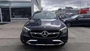 Melns Mercedes-Benz GLC 300 2023 Viļņa, ar dzinēja tilpumu 2.00 L un nobraukumu 110 tūkst. km par 43222 €, foto 8 vietnē AUTOMOTO.COM.LV