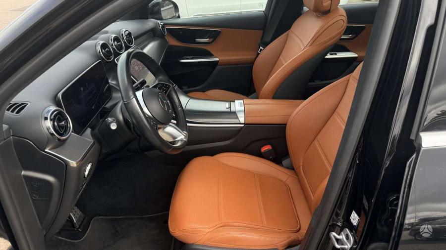 Melns Mercedes-Benz GLC 300 2023 Viļņa, ar dzinēja tilpumu 2.00 L un nobraukumu 110 tūkst. km par 43222 €, foto 11 vietnē AUTOMOTO.COM.LV