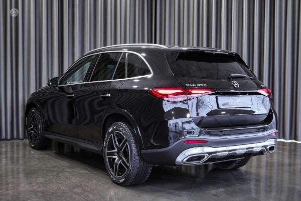 Melns Mercedes-Benz GLC 300 2024 Marijampole, ar dzinēja tilpumu 2.00 L un nobraukumu 7 tūkst. km par 49950 €, foto 7 vietnē AUTOMOTO.COM.LV