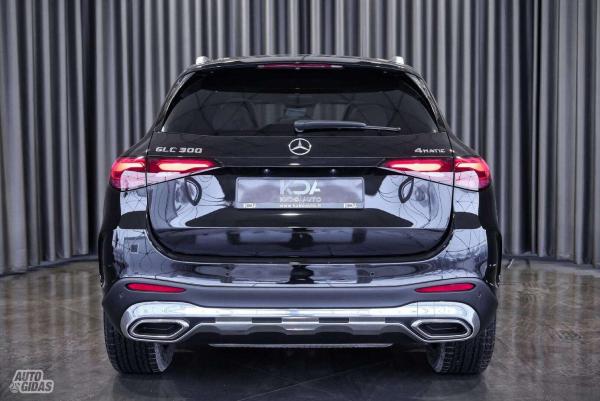 Melns Mercedes-Benz GLC 300 2024 Marijampole, ar dzinēja tilpumu 2.00 L un nobraukumu 7 tūkst. km par 49950 €, foto 10 vietnē AUTOMOTO.COM.LV